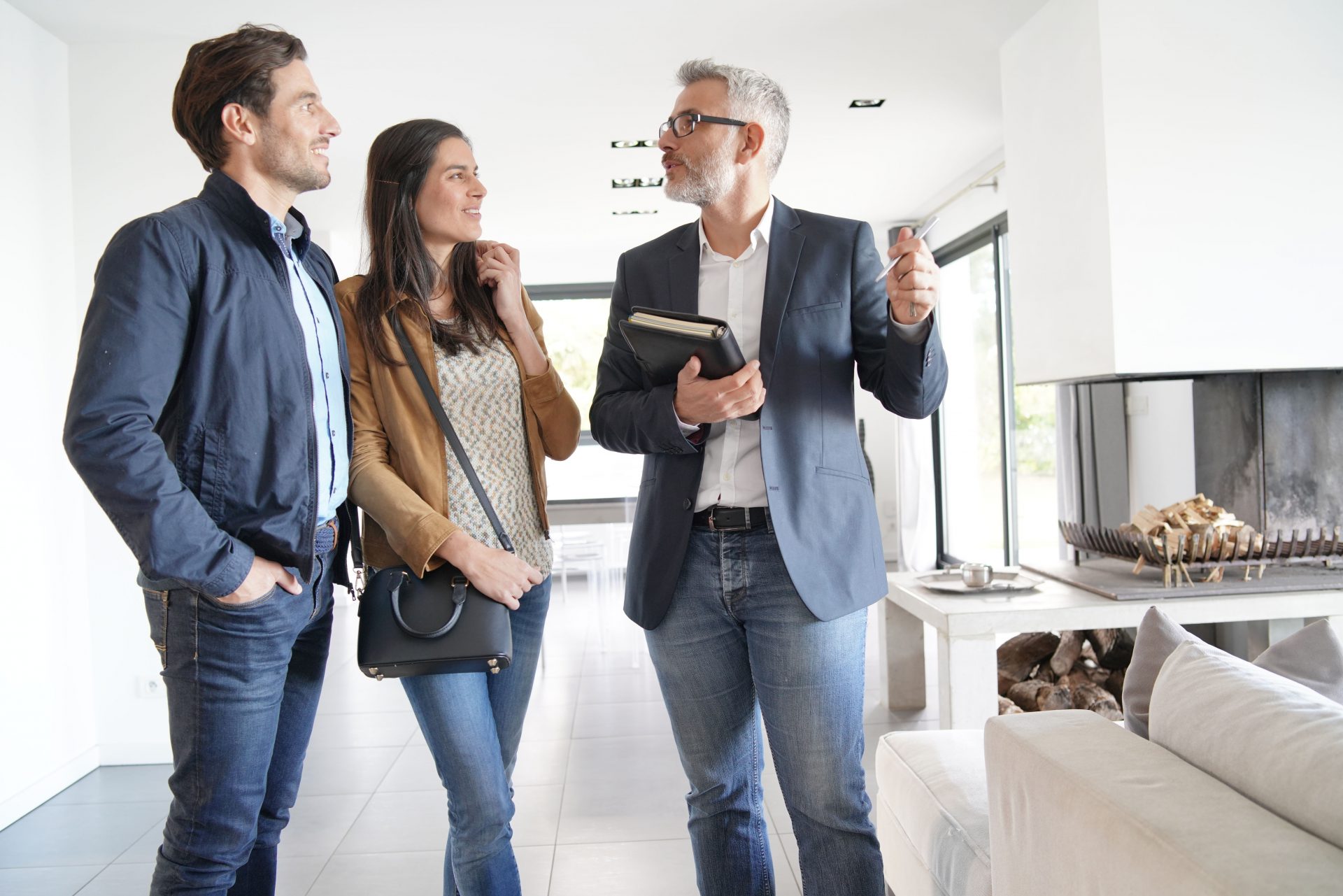 How to make selling a property easy - @realty